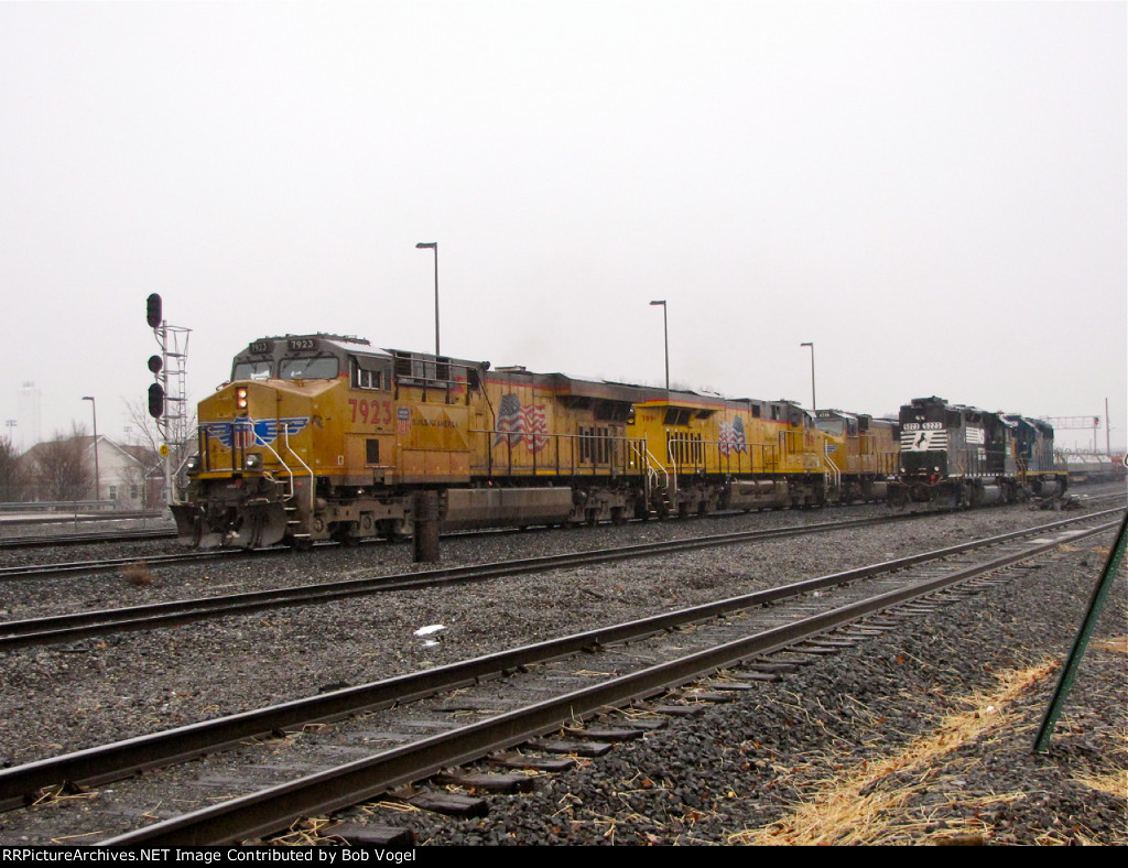 UP 7923, 7891, and 4386